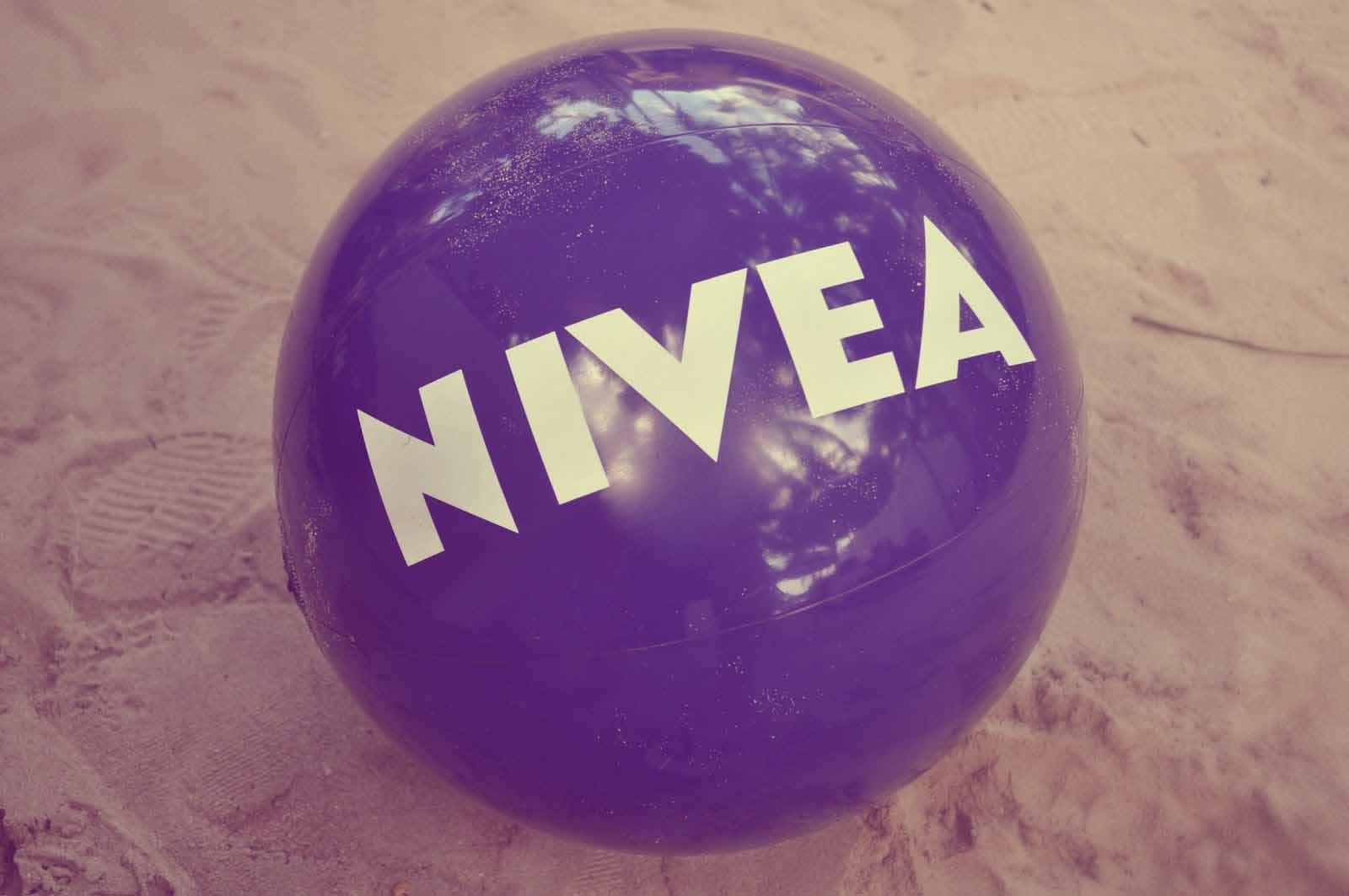 Pelota de nívea de Mr Cappuccino en Cappuccino Grand CaféMr. Cappuccino ...